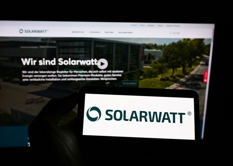 Das semi-transparente Glas-Glas-Modul von Solarwatt 🌞 Vision 60M ☑️ 305 ...